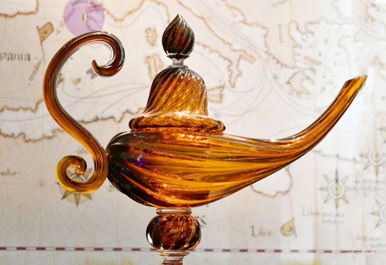 How to draw glass in colored pencil - Veronica Winters Painting