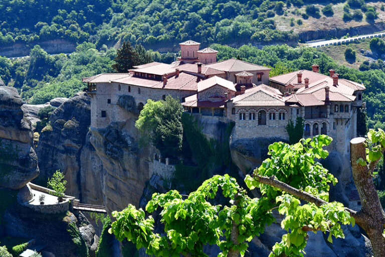 Holy Meteora: its history & Byzantine painting – Veronica Winters Painting