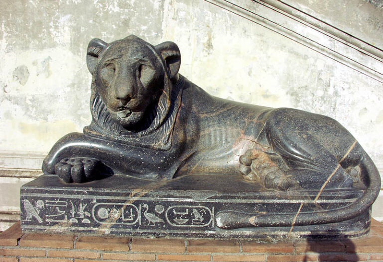 The Sphinx of Greece: its history, mythology & art - Veronica Winters ...
